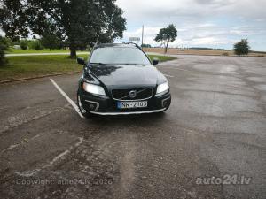 Black Volvo XC70 2014 in Tukums, with an engine capacity of 2.40 L and mileage of 460 thousand km for 9000 €, photo 7 on AUTOMOTO.COM.LV