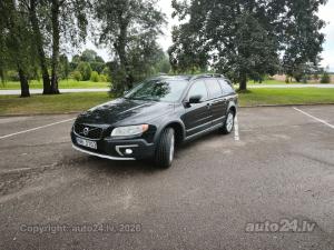 Black Volvo XC70 2014 in Tukums, with an engine capacity of 2.40 L and mileage of 460 thousand km for 9000 €, photo 9 on AUTOMOTO.COM.LV