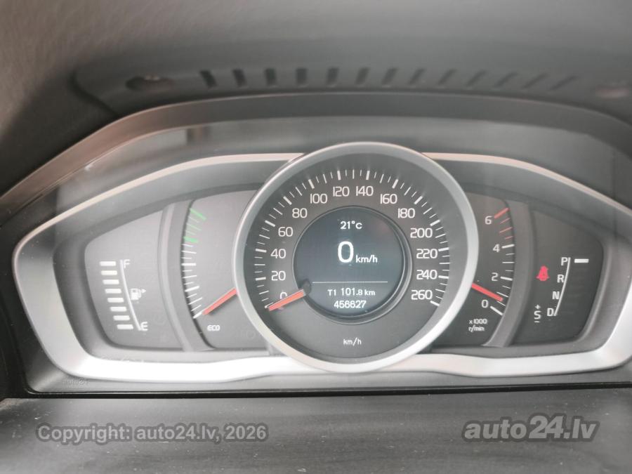 Black Volvo XC70 2014 in Tukums, with an engine capacity of 2.40 L and mileage of 460 thousand km for 9000 €, photo 15 on AUTOMOTO.COM.LV
