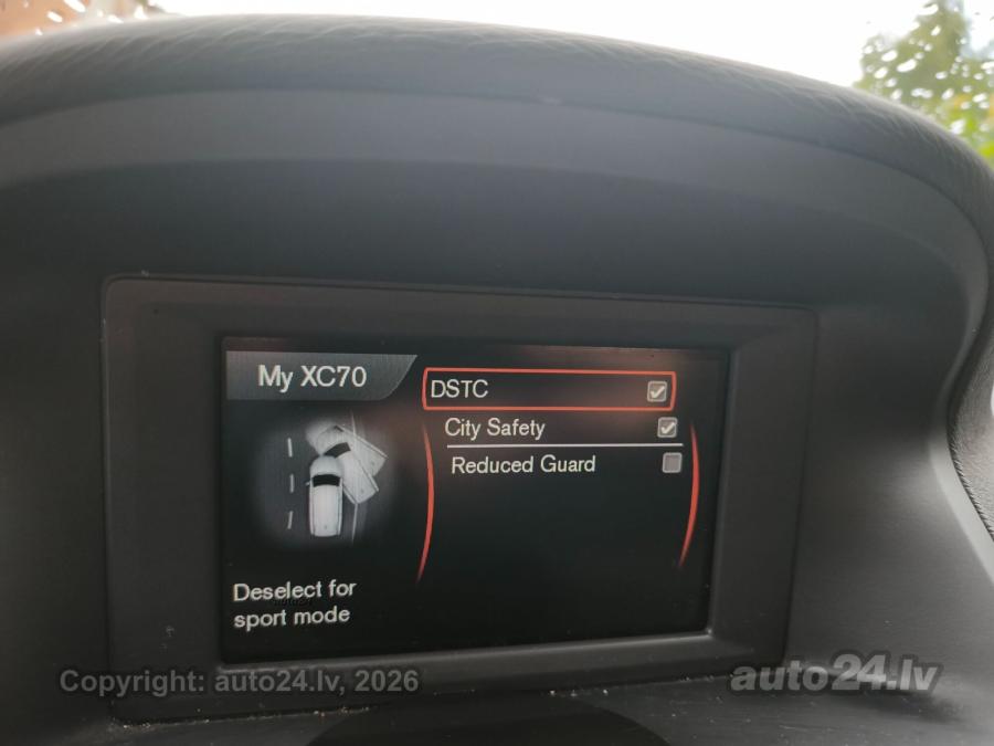 Black Volvo XC70 2014 in Tukums, with an engine capacity of 2.40 L and mileage of 460 thousand km for 9000 €, photo 16 on AUTOMOTO.COM.LV