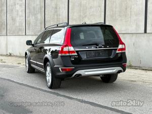 Black Volvo XC70 2014 in Tartu, with an engine capacity of 2.40 L and mileage of 242 thousand km for 14300 €, photo 7 on AUTOMOTO.COM.LV