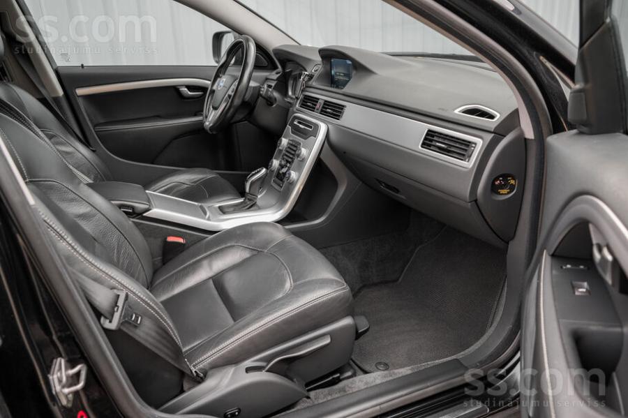 Melns Volvo XC70 2014 Rīga, ar dzinēja tilpumu 2.40 L un nobraukumu 260 tūkst. km par 13500 €, foto 8 vietnē AUTOMOTO.COM.LV