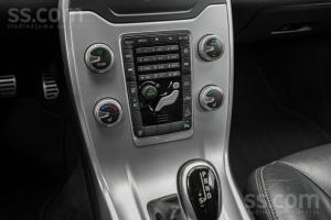 Melns Volvo XC70 2014 Rīga, ar dzinēja tilpumu 2.40 L un nobraukumu 260 tūkst. km par 13500 €, foto 17 vietnē AUTOMOTO.COM.LV