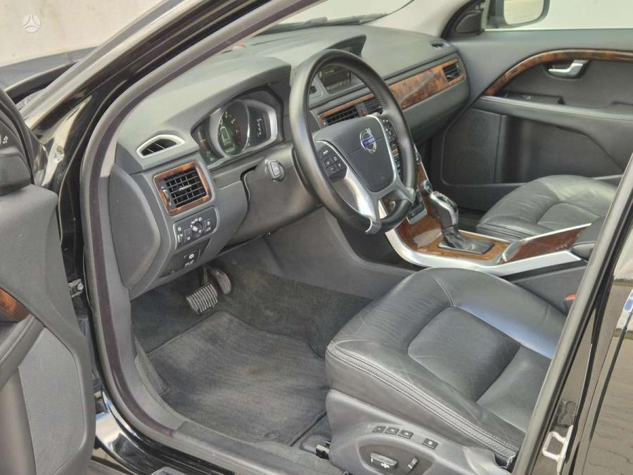 Melns Volvo XC70 2014 Šauļi, ar dzinēja tilpumu 3.20 L un nobraukumu 237 tūkst. km par 9950 €, foto 10 vietnē AUTOMOTO.COM.LV