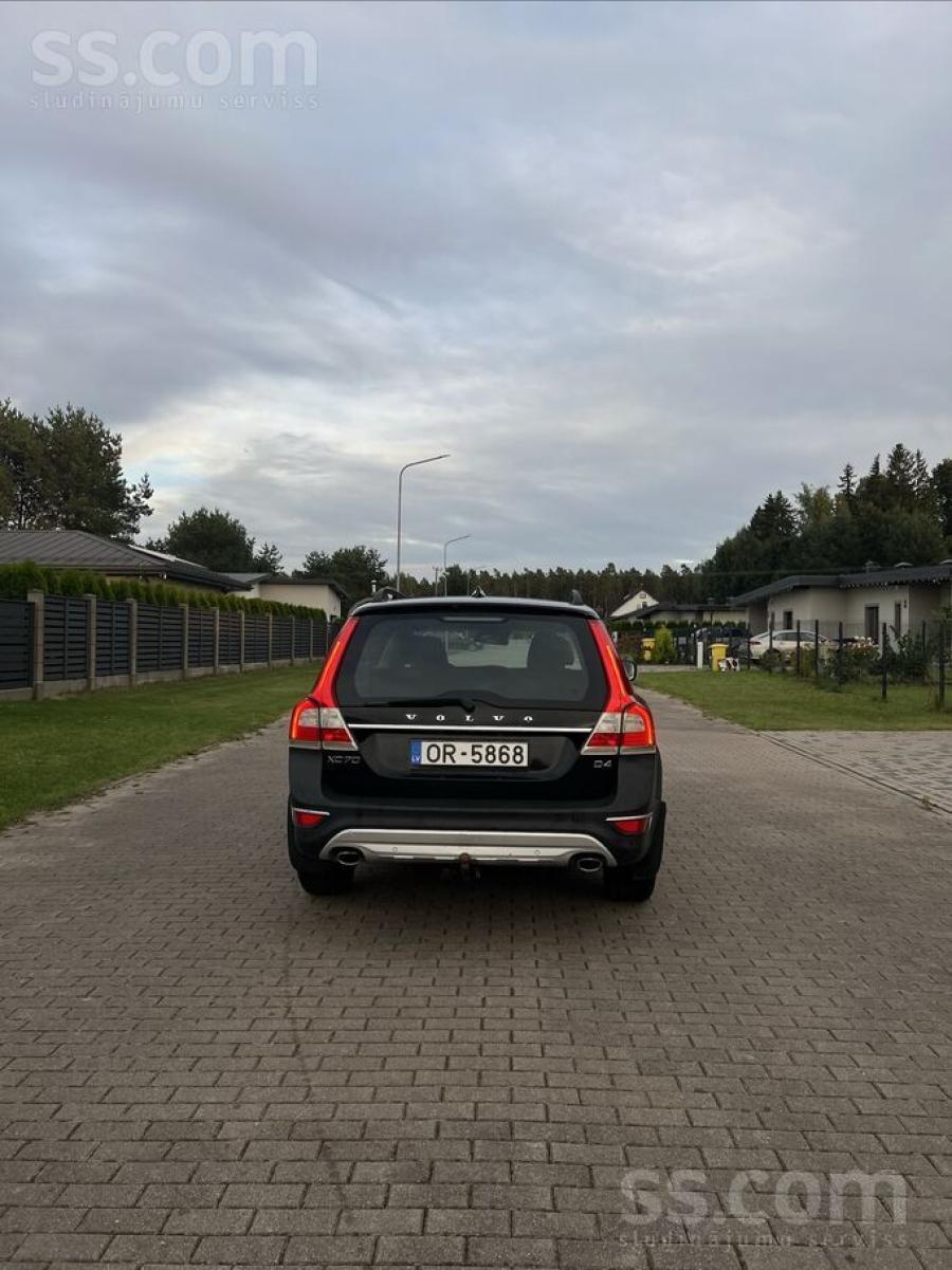 Melns Volvo XC70 2014 Rīga, ar dzinēja tilpumu 2.00 L un nobraukumu 355 tūkst. km par 10130 €, foto 7 vietnē AUTOMOTO.COM.LV
