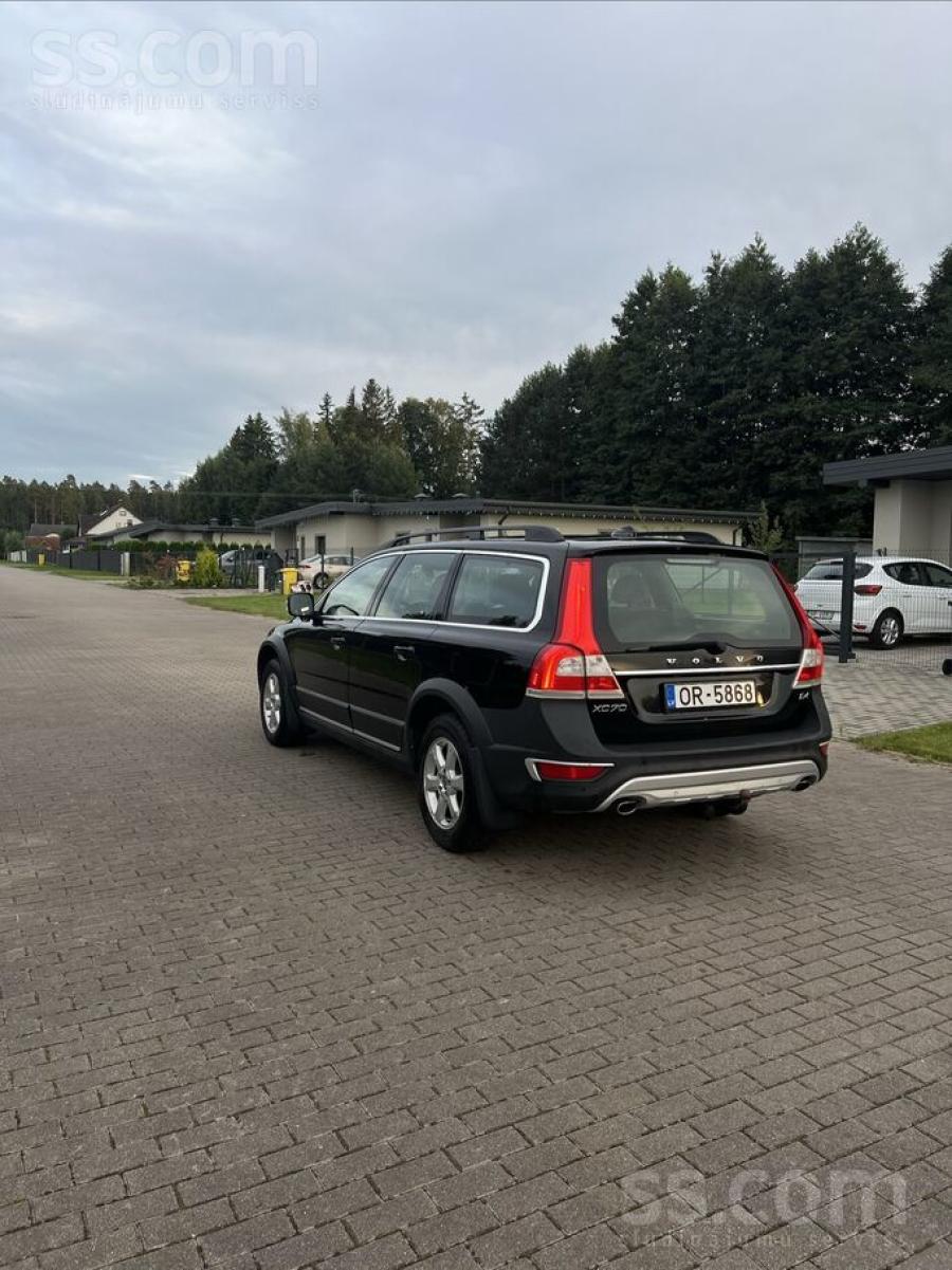 Melns Volvo XC70 2014 Rīga, ar dzinēja tilpumu 2.00 L un nobraukumu 355 tūkst. km par 10130 €, foto 8 vietnē AUTOMOTO.COM.LV