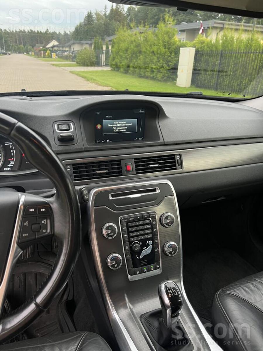 Melns Volvo XC70 2014 Rīga, ar dzinēja tilpumu 2.00 L un nobraukumu 355 tūkst. km par 10130 €, foto 17 vietnē AUTOMOTO.COM.LV