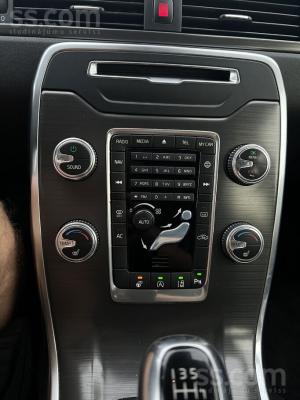 Melns Volvo XC70 2014 Rīga, ar dzinēja tilpumu 2.00 L un nobraukumu 355 tūkst. km par 10130 €, foto 24 vietnē AUTOMOTO.COM.LV