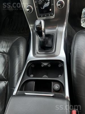Melns Volvo XC70 2014 Rīga, ar dzinēja tilpumu 2.00 L un nobraukumu 355 tūkst. km par 10130 €, foto 25 vietnē AUTOMOTO.COM.LV