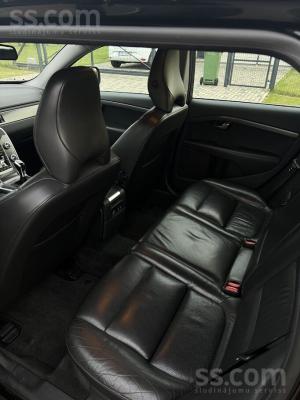 Melns Volvo XC70 2014 Rīga, ar dzinēja tilpumu 2.00 L un nobraukumu 355 tūkst. km par 10130 €, foto 26 vietnē AUTOMOTO.COM.LV