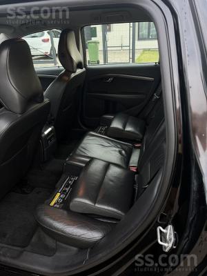 Melns Volvo XC70 2014 Rīga, ar dzinēja tilpumu 2.00 L un nobraukumu 355 tūkst. km par 10130 €, foto 27 vietnē AUTOMOTO.COM.LV