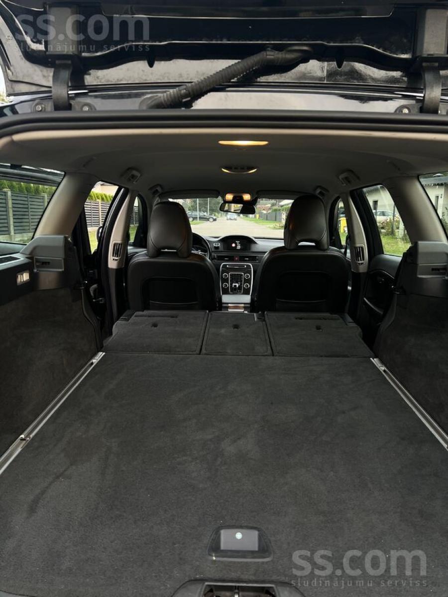 Melns Volvo XC70 2014 Rīga, ar dzinēja tilpumu 2.00 L un nobraukumu 355 tūkst. km par 10130 €, foto 32 vietnē AUTOMOTO.COM.LV