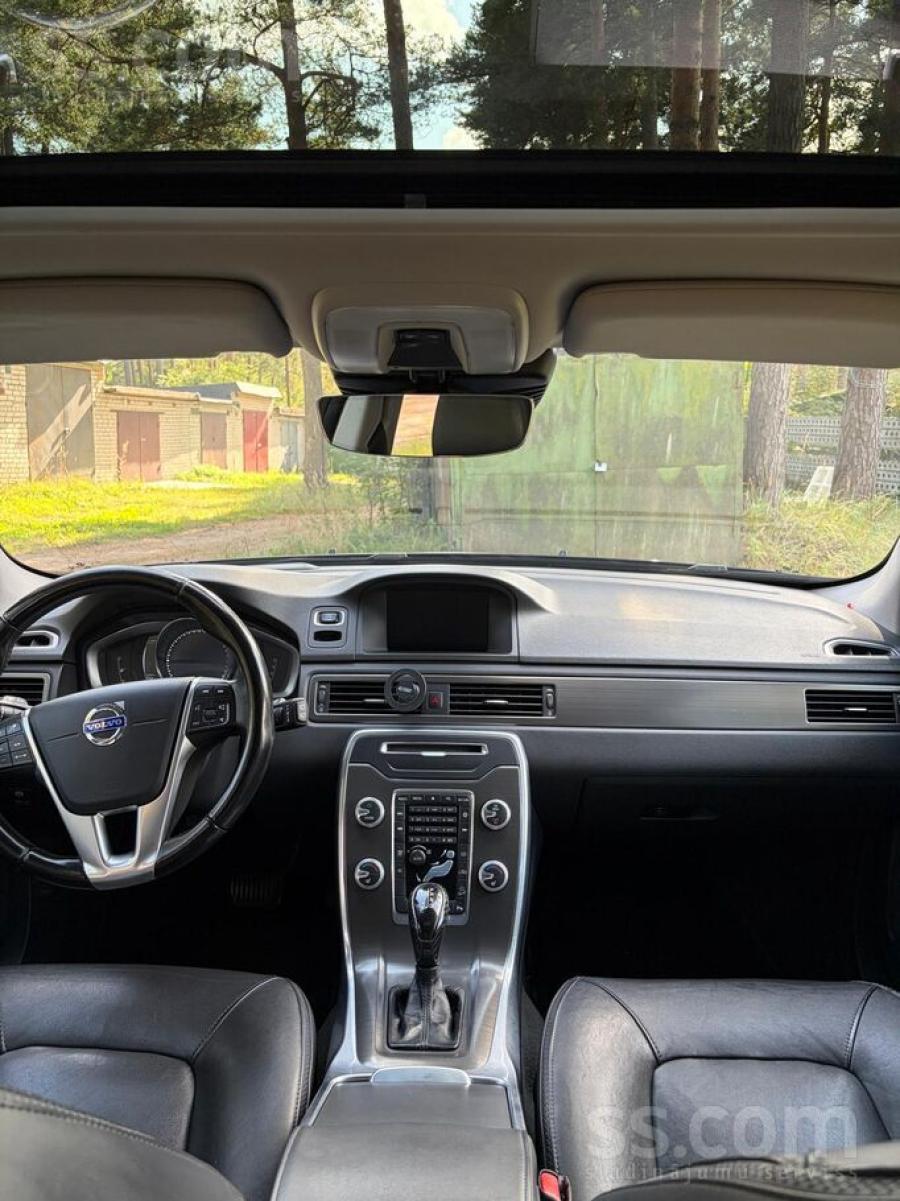 Melns Volvo XC70 2014 Rīga, ar dzinēja tilpumu 2.40 L un nobraukumu 270 tūkst. km par 14000 €, foto 8 vietnē AUTOMOTO.COM.LV