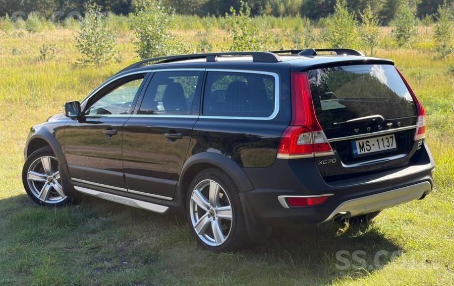 Melns Volvo XC70 2014 Rīga, ar dzinēja tilpumu 2.40 L un nobraukumu 270 tūkst. km par 14000 €, foto 9 vietnē AUTOMOTO.COM.LV