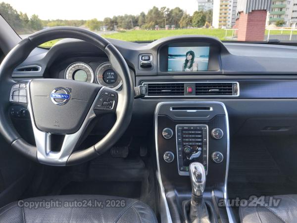 Melns Volvo XC70 2014 Tallina, ar dzinēja tilpumu 2.40 L un nobraukumu 261 tūkst. km par 9900 €, foto 6 vietnē AUTOMOTO.COM.LV