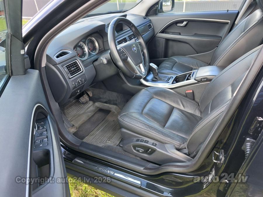 Melns Volvo XC70 2014 Tallina, ar dzinēja tilpumu 2.40 L un nobraukumu 261 tūkst. km par 9900 €, foto 7 vietnē AUTOMOTO.COM.LV