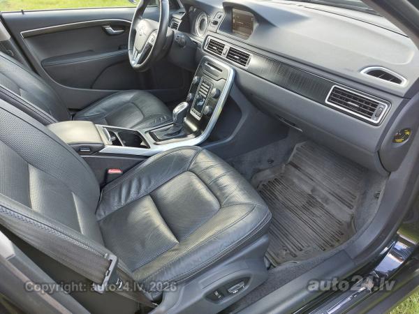Melns Volvo XC70 2014 Tallina, ar dzinēja tilpumu 2.40 L un nobraukumu 261 tūkst. km par 9900 €, foto 8 vietnē AUTOMOTO.COM.LV