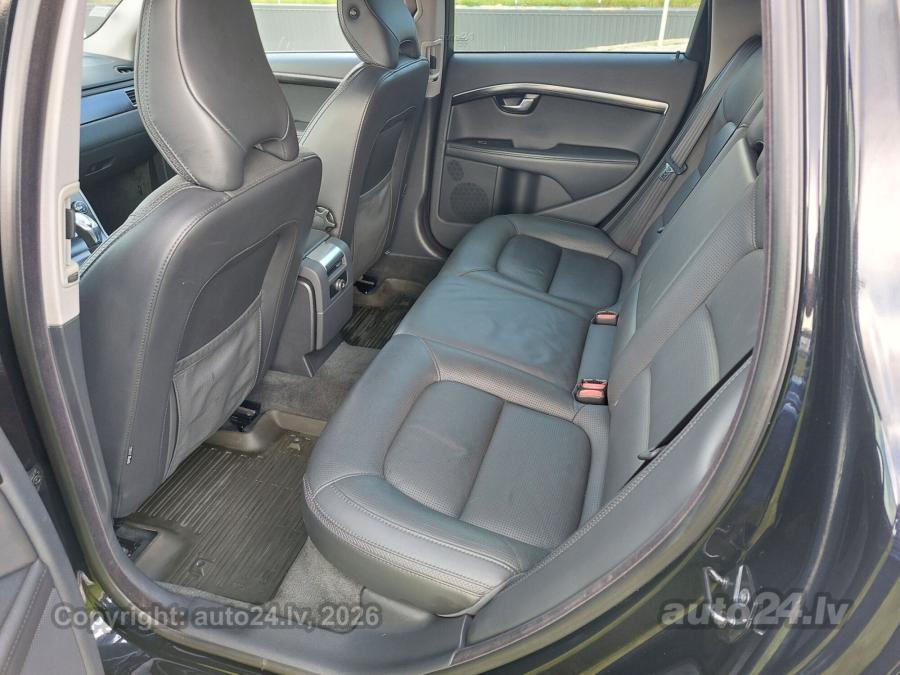 Melns Volvo XC70 2014 Tallina, ar dzinēja tilpumu 2.40 L un nobraukumu 261 tūkst. km par 9900 €, foto 9 vietnē AUTOMOTO.COM.LV
