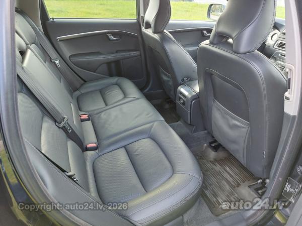 Melns Volvo XC70 2014 Tallina, ar dzinēja tilpumu 2.40 L un nobraukumu 261 tūkst. km par 9900 €, foto 10 vietnē AUTOMOTO.COM.LV