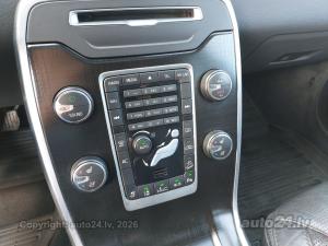 Melns Volvo XC70 2014 Tallina, ar dzinēja tilpumu 2.40 L un nobraukumu 261 tūkst. km par 9900 €, foto 12 vietnē AUTOMOTO.COM.LV