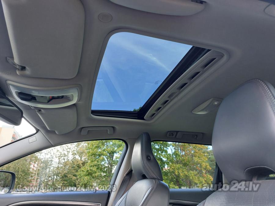 Melns Volvo XC70 2014 Tallina, ar dzinēja tilpumu 2.40 L un nobraukumu 261 tūkst. km par 9900 €, foto 14 vietnē AUTOMOTO.COM.LV