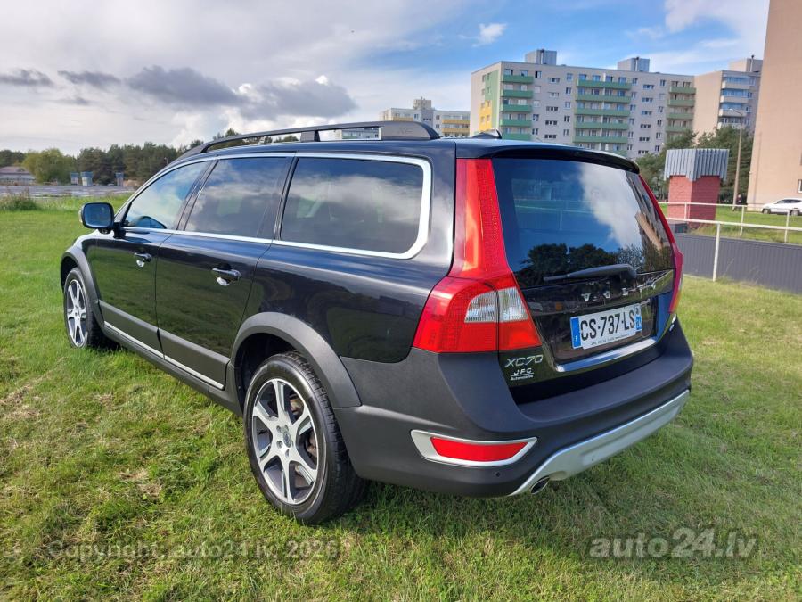 Melns Volvo XC70 2014 Tallina, ar dzinēja tilpumu 2.40 L un nobraukumu 261 tūkst. km par 9900 €, foto 20 vietnē AUTOMOTO.COM.LV