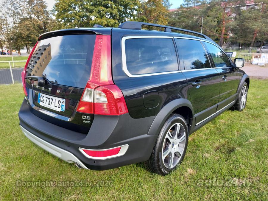 Melns Volvo XC70 2014 Tallina, ar dzinēja tilpumu 2.40 L un nobraukumu 261 tūkst. km par 9900 €, foto 21 vietnē AUTOMOTO.COM.LV