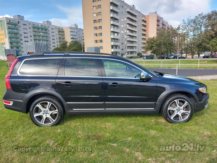 Melns Volvo XC70 2014 Tallina, ar dzinēja tilpumu 2.40 L un nobraukumu 261 tūkst. km par 9900 €, foto 24 vietnē AUTOMOTO.COM.LV