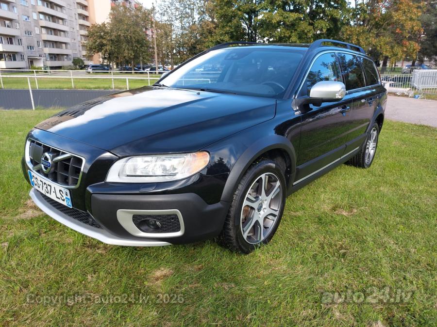 Melns Volvo XC70 2014 Tallina, ar dzinēja tilpumu 2.40 L un nobraukumu 261 tūkst. km par 9900 €, foto 27 vietnē AUTOMOTO.COM.LV