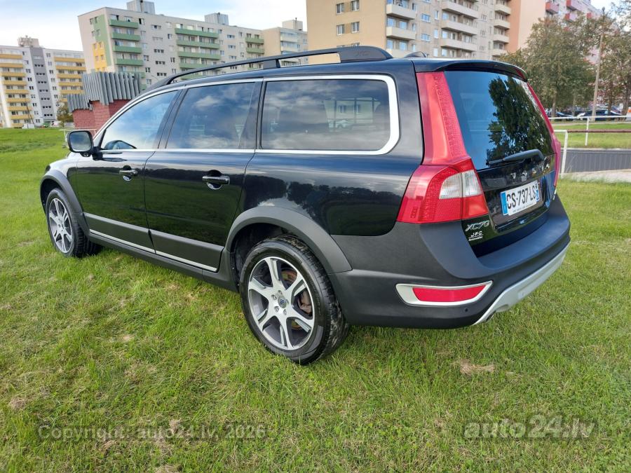 Melns Volvo XC70 2014 Tallina, ar dzinēja tilpumu 2.40 L un nobraukumu 261 tūkst. km par 9900 €, foto 28 vietnē AUTOMOTO.COM.LV
