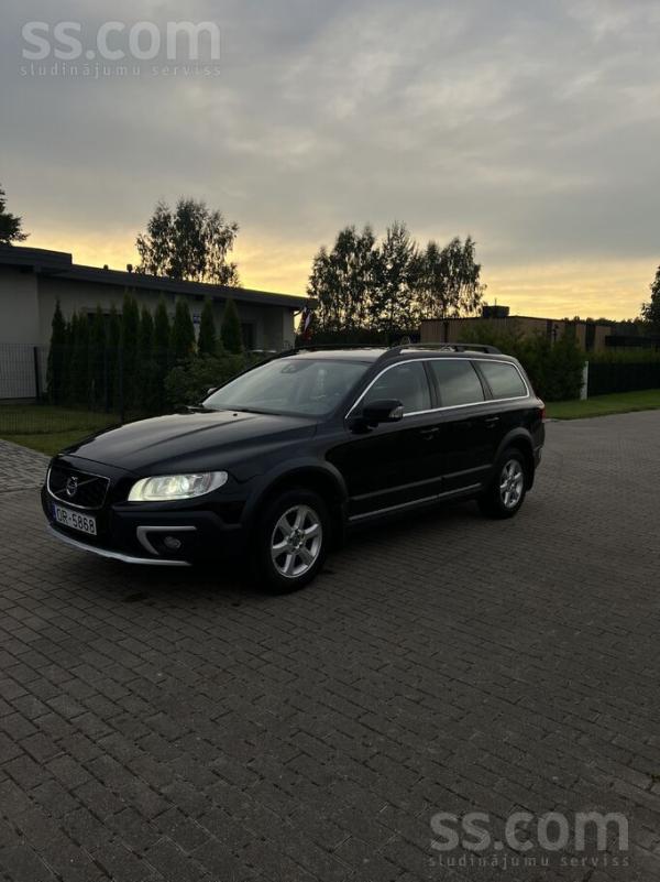 Melns Volvo XC70 2014 Rīga, ar dzinēja tilpumu 2.00 L un nobraukumu 356 tūkst. km par 9400 €, foto 1 vietnē AUTOMOTO.COM.LV