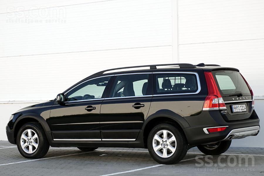 Black Volvo XC70 2015 in Riga, with an engine capacity of 2.00 L and mileage of 224 thousand km for 1000 €, photo 6 on AUTOMOTO.COM.LV