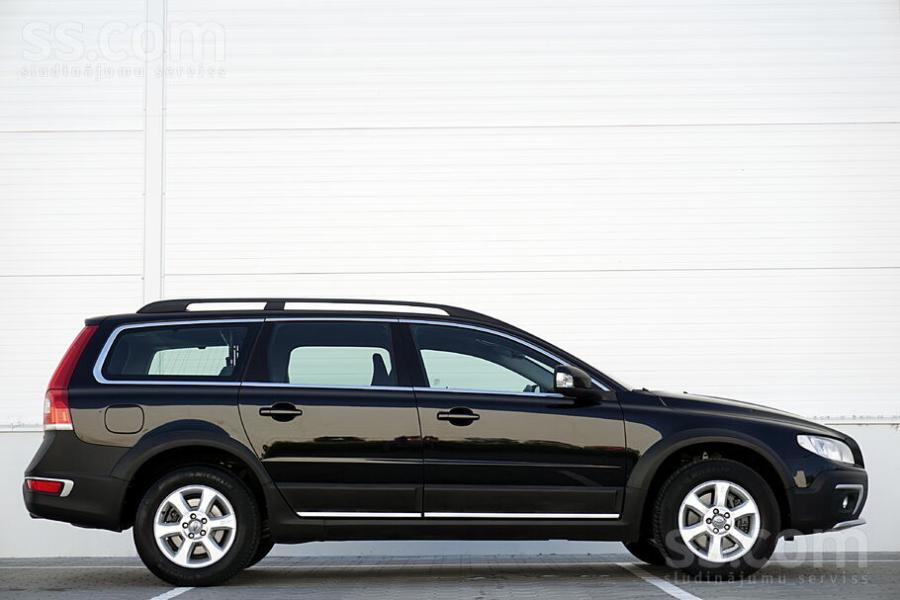 Black Volvo XC70 2015 in Riga, with an engine capacity of 2.00 L and mileage of 224 thousand km for 1000 €, photo 12 on AUTOMOTO.COM.LV