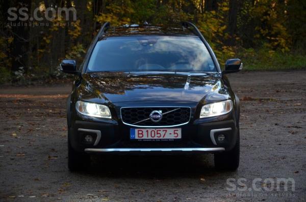 Melns Volvo XC70 2015 Rīga, ar dzinēja tilpumu 2.40 L un nobraukumu 235 tūkst. km par 14990 €, foto 3 vietnē AUTOMOTO.COM.LV