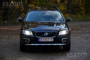Black Volvo XC70 2015 in Riga, with an engine capacity of 2.40 L and mileage of 235 thousand km for 14990 €, photo 3 on AUTOMOTO.COM.LV