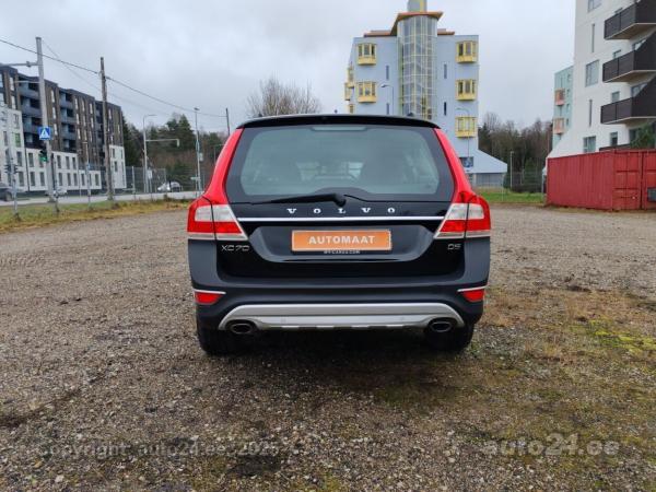 Black Volvo XC70 2015 in Tallinn, with an engine capacity of 2.40 L and mileage of 200 thousand km for 12999 €, photo 4 on AUTOMOTO.COM.LV