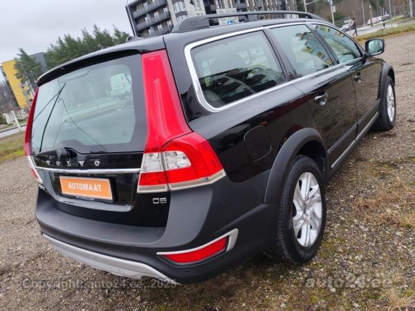 Black Volvo XC70 2015 in Tallinn, with an engine capacity of 2.40 L and mileage of 200 thousand km for 12999 €, photo 6 on AUTOMOTO.COM.LV