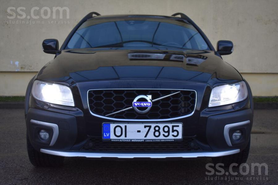 Black Volvo XC70 2015 in Talsi, with an engine capacity of 2.40 L and mileage of 220 thousand km for 13500 €, photo 3 on AUTOMOTO.COM.LV