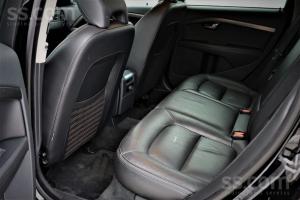 Black Volvo XC70 2015 in Riga, with an engine capacity of 2.40 L and mileage of 249 thousand km for 12790 €, photo 11 on AUTOMOTO.COM.LV
