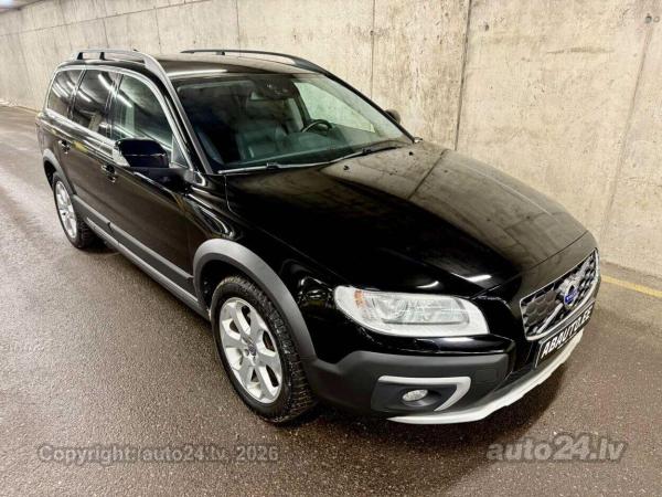 Melns Volvo XC70 2015 Tallina, ar dzinēja tilpumu 2.40 L un nobraukumu 232 tūkst. km par 12995 €, foto 1 vietnē AUTOMOTO.COM.LV