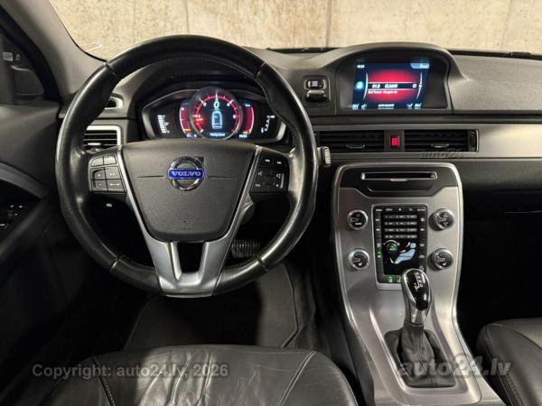 Melns Volvo XC70 2015 Tallina, ar dzinēja tilpumu 2.40 L un nobraukumu 232 tūkst. km par 12995 €, foto 6 vietnē AUTOMOTO.COM.LV