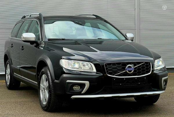 Black Volvo XC70 2015 in Utena, with an engine capacity of 2.40 L and mileage of 312 thousand km for 13850 €, photo 1 on AUTOMOTO.COM.LV