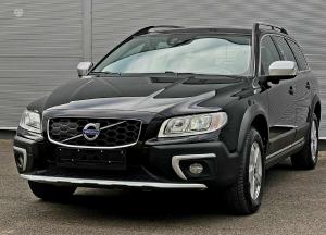 Black Volvo XC70 2015 in Utena, with an engine capacity of 2.40 L and mileage of 312 thousand km for 13850 €, photo 40 on AUTOMOTO.COM.LV