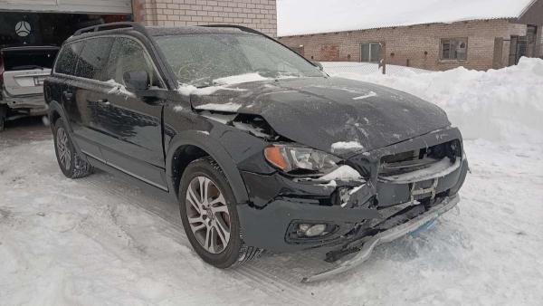 Black Volvo XC70 2015 in Siauliai, with an engine capacity of 0.00 L and mileage of 153 thousand km for 5999 €, photo 4 on AUTOMOTO.COM.LV