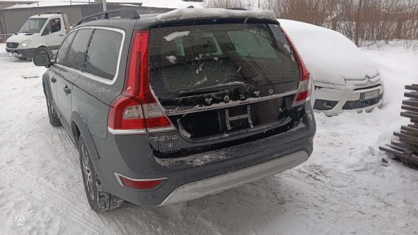 Black Volvo XC70 2015 in Siauliai, with an engine capacity of 0.00 L and mileage of 153 thousand km for 5999 €, photo 10 on AUTOMOTO.COM.LV