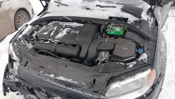 Black Volvo XC70 2015 in Siauliai, with an engine capacity of 3.20 L and mileage of 153 thousand km for 6000 €, photo 11 on AUTOMOTO.COM.LV