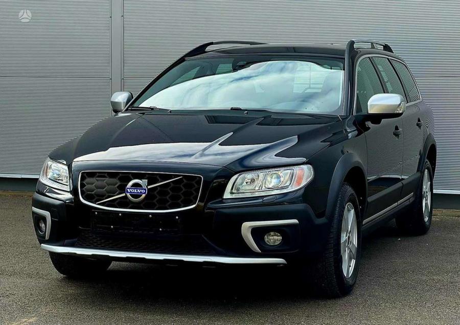 Black Volvo XC70 2015 in Utena, with an engine capacity of 2.40 L and mileage of 312 thousand km for 13950 €, photo 16 on AUTOMOTO.COM.LV