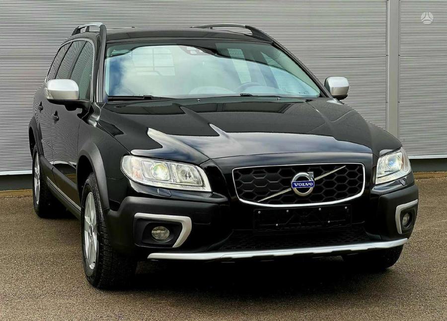 Black Volvo XC70 2015 in Utena, with an engine capacity of 2.40 L and mileage of 312 thousand km for 13950 €, photo 31 on AUTOMOTO.COM.LV