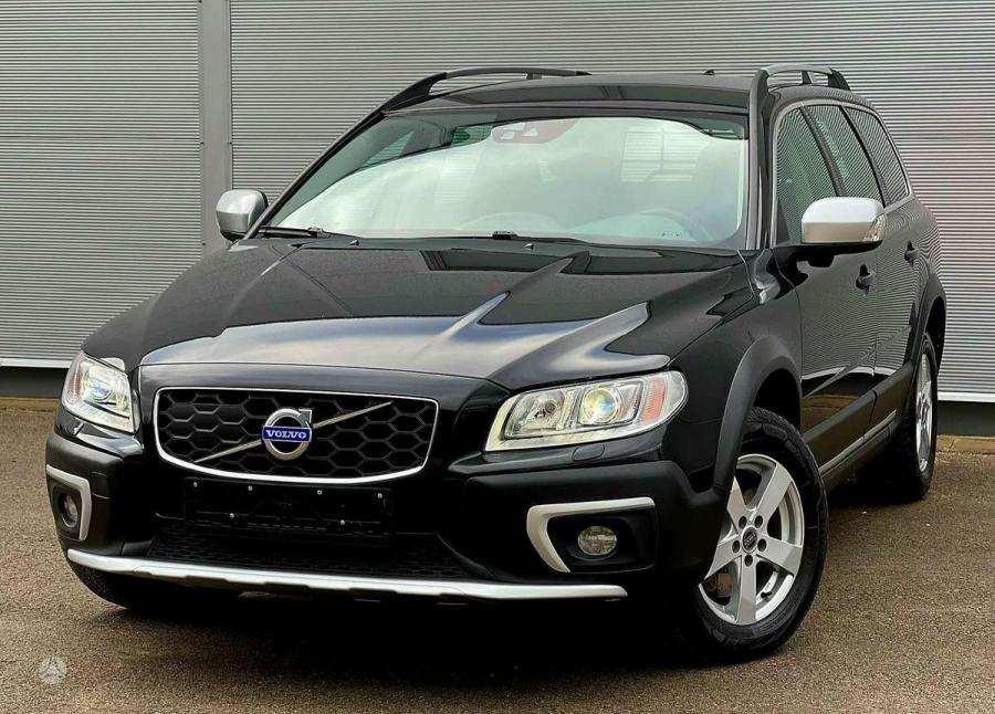Black Volvo XC70 2015 in Utena, with an engine capacity of 2.40 L and mileage of 312 thousand km for 13950 €, photo 35 on AUTOMOTO.COM.LV