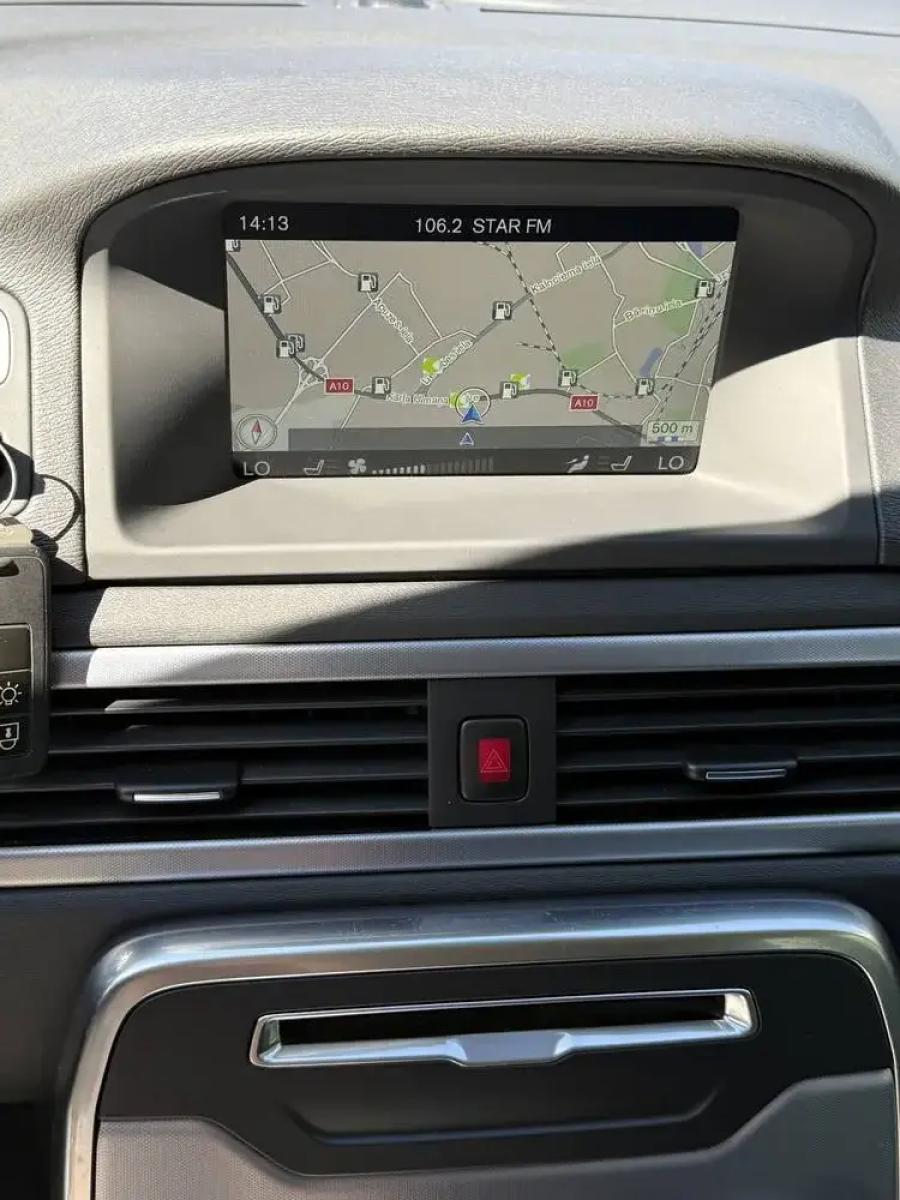 Melns Volvo XC70 2015 Rīga, ar dzinēja tilpumu 2.40 L un nobraukumu 239 tūkst. km par 13500 €, foto 10 vietnē AUTOMOTO.COM.LV